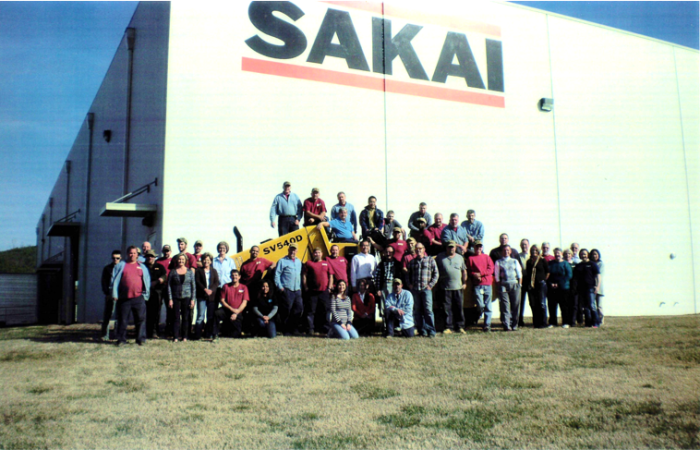 Sakai-America-historical-photo-2000th-roller-built-with-employees ...