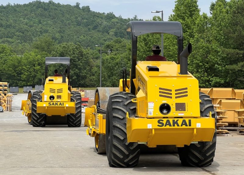 Sakai-SV544-soil-compactor-optional-tractor-lug-tires-rear | Sakai America