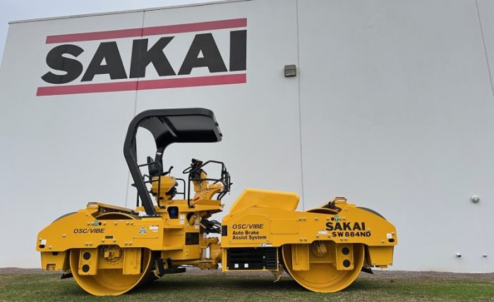 first-sakai-guardman-asphalt-roller-built-in-north-america-SW884NDG ...