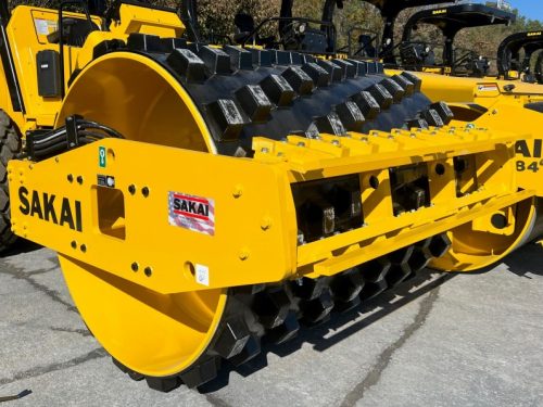 sakai-SV544-soil-compactor-optional-padfoot-or-sheeps-foot-shell-kit ...