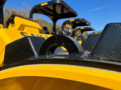 Optional Padfoot or Sheepsfoot Shell Kit over Smooth Drum