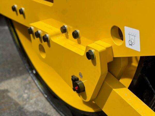 Leveling Blade or Strike-Off Blade for SV544 Soil Compactor
