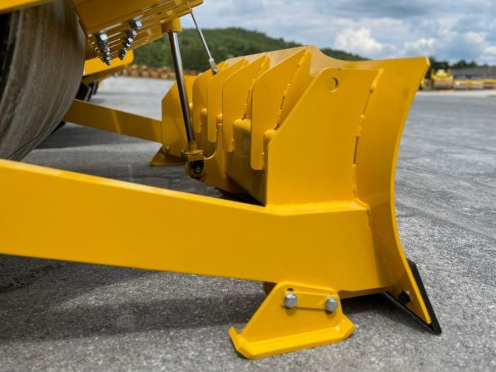 sakai-soil-compactor-roller-options-strike-off-leveling-blade-kit-SV544 ...