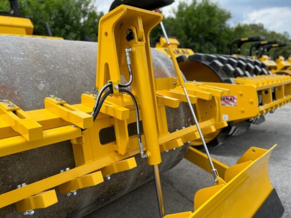 Leveling Blade or Strike-Off Blade for SV544 Soil Compactor